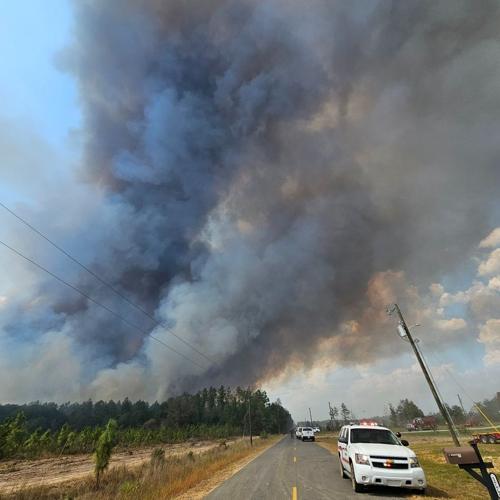Baton Rouge firefighters fight Tiger Island blaze | News | theadvocate.com