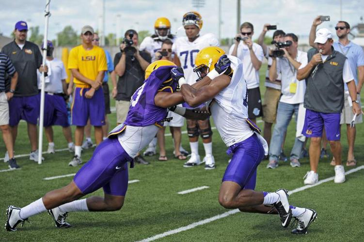 LSU freshmen receivers progressing, learning offense, Henry says | LSU ...