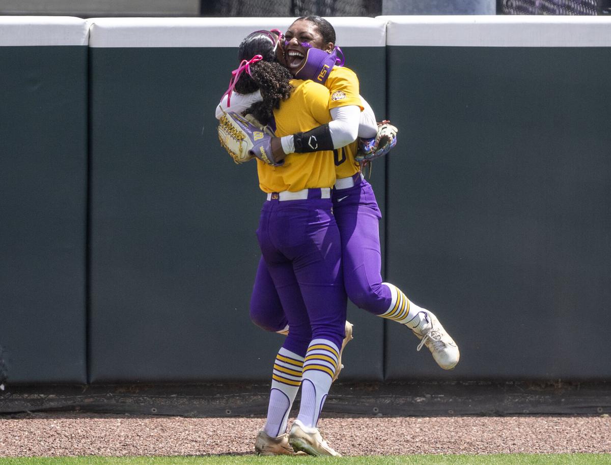 Amazing catch highlights victorious weekend for LSU softball | LSU ...
