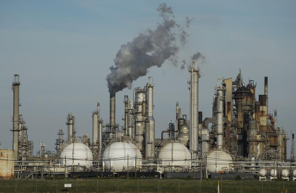 Key structure of old Shell refinery in Louisiana demolished | Business ...