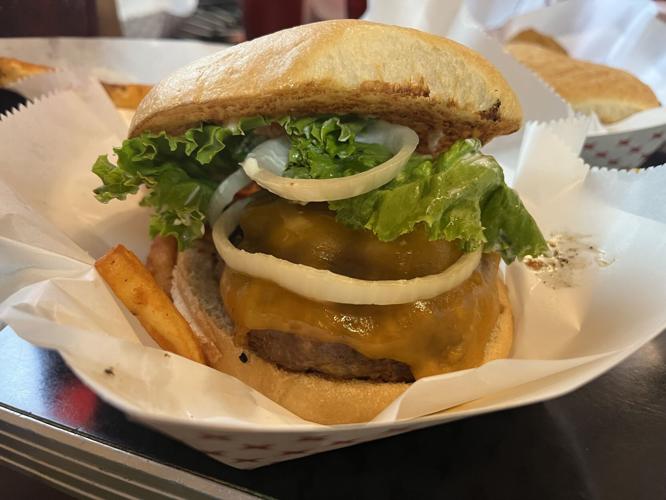 Broaddus Burgers in Lafayette wins burger bracket | Entertainment/Life ...