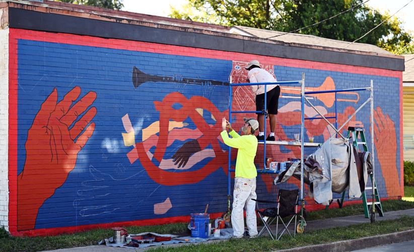 'Everybody has roots': Mural to honor Latino heritage finds a home in ...