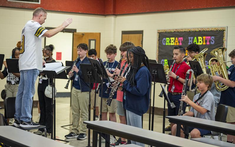 Broussard Middle celebrates Veterans Day with family | Education ...