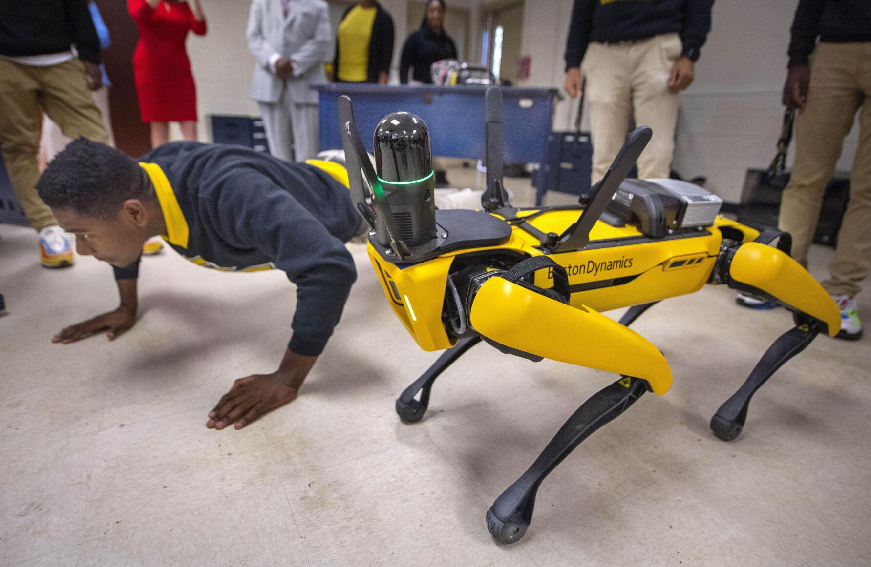 Photos: ExxonMobil-funded Virtual Reality lab at Scotlandville Magnet ...