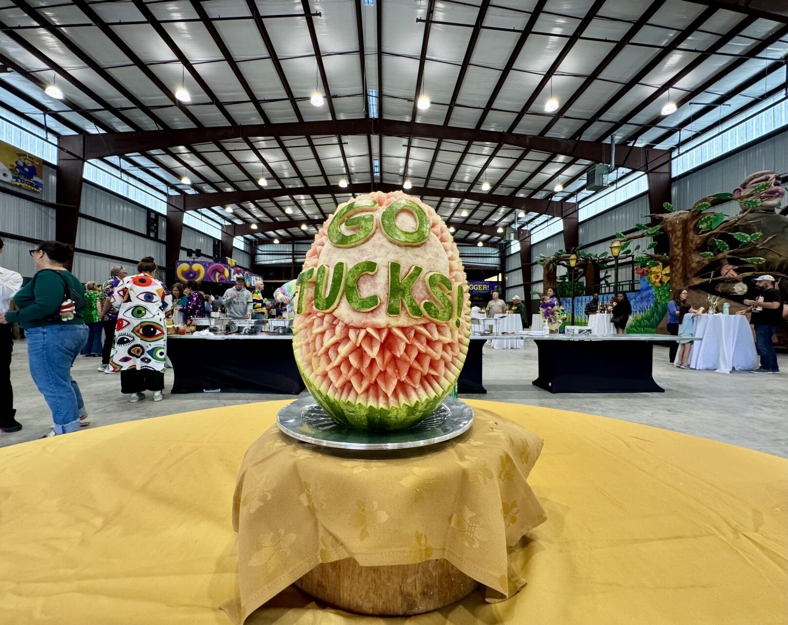 NO.tucksden.adv | | theadvocate.com