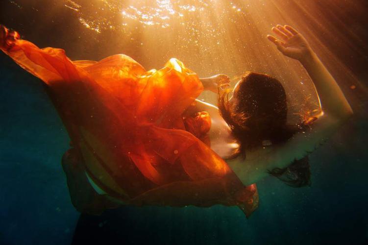 Photographer takes project into pools | News | theadvocate.com