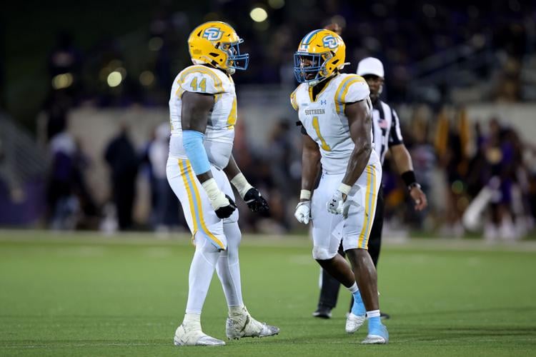 Southern defensive tackle Jelani Davis a SWAC disruptor | Southern ...