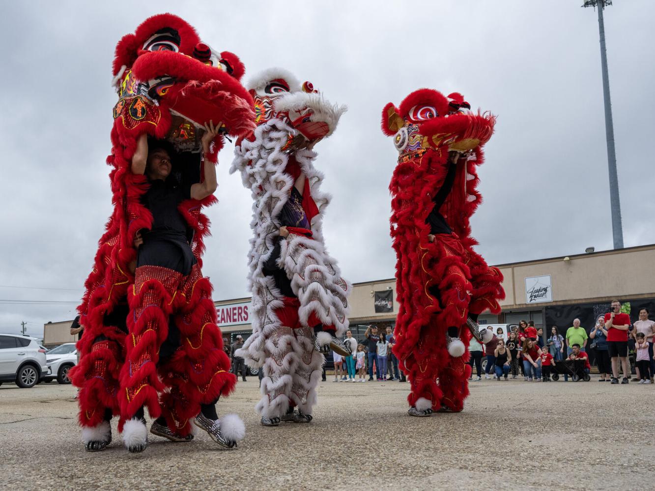 Photos: Lion Dance at Vinh Phat Celebrating the Year of the Dragon ...