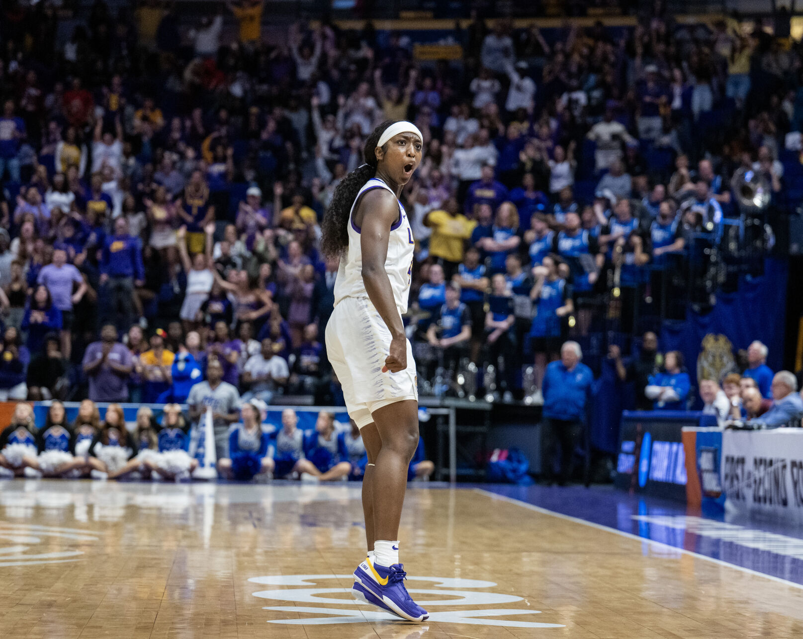 Who from WNBA does Flau'Jae Johnson play like? Teammates say | LSU ...