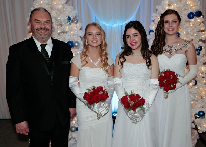 Nell Nolan: Ladies Leukemia League, Ballo di Natale, Patio Planters ...