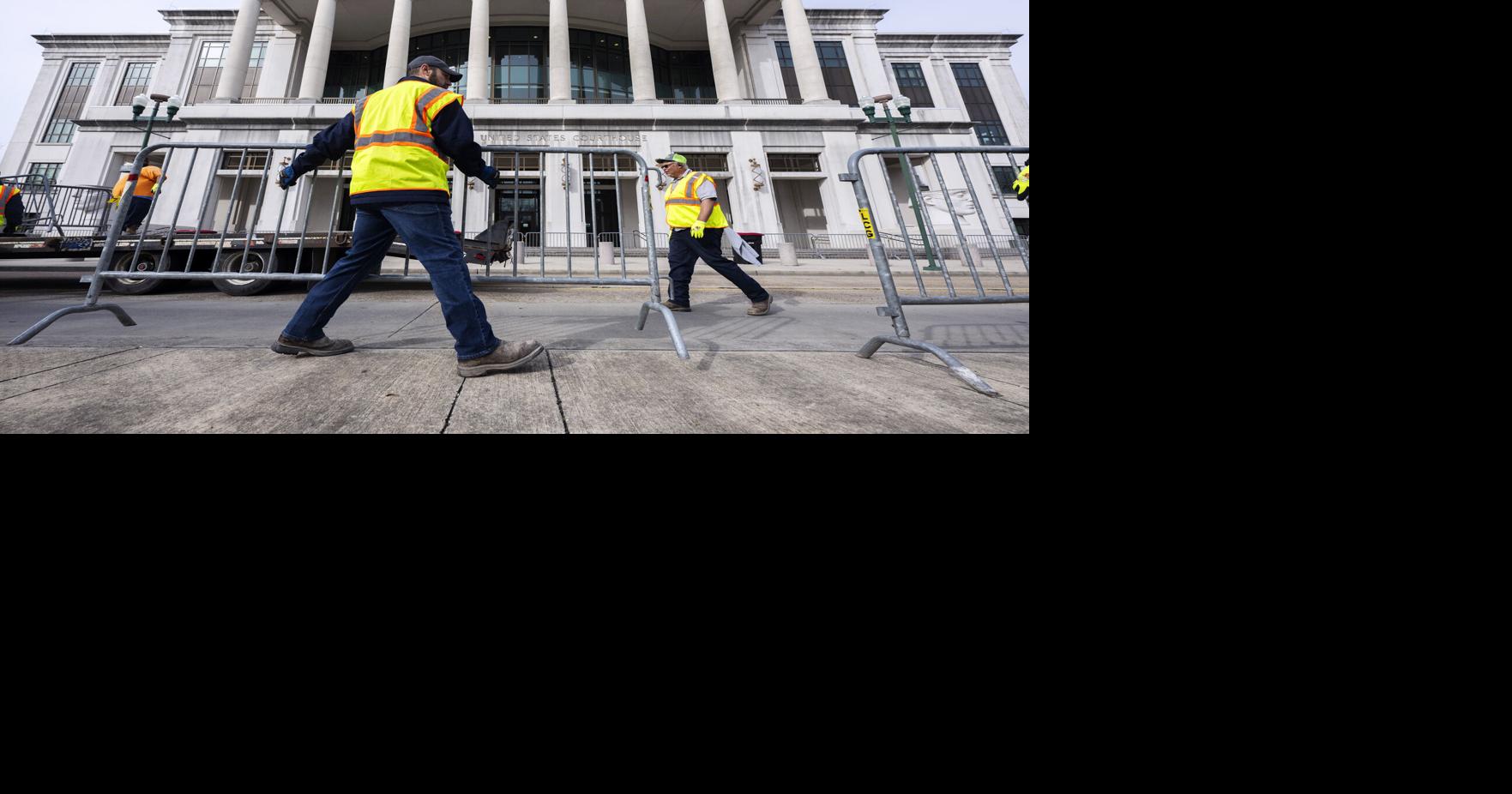 Mardi Gras parade barricades go up in Lafayette | Photos | theadvocate.com