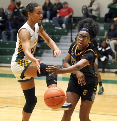 Walker controls second half in 69-49 win over Southern Lab | High ...
