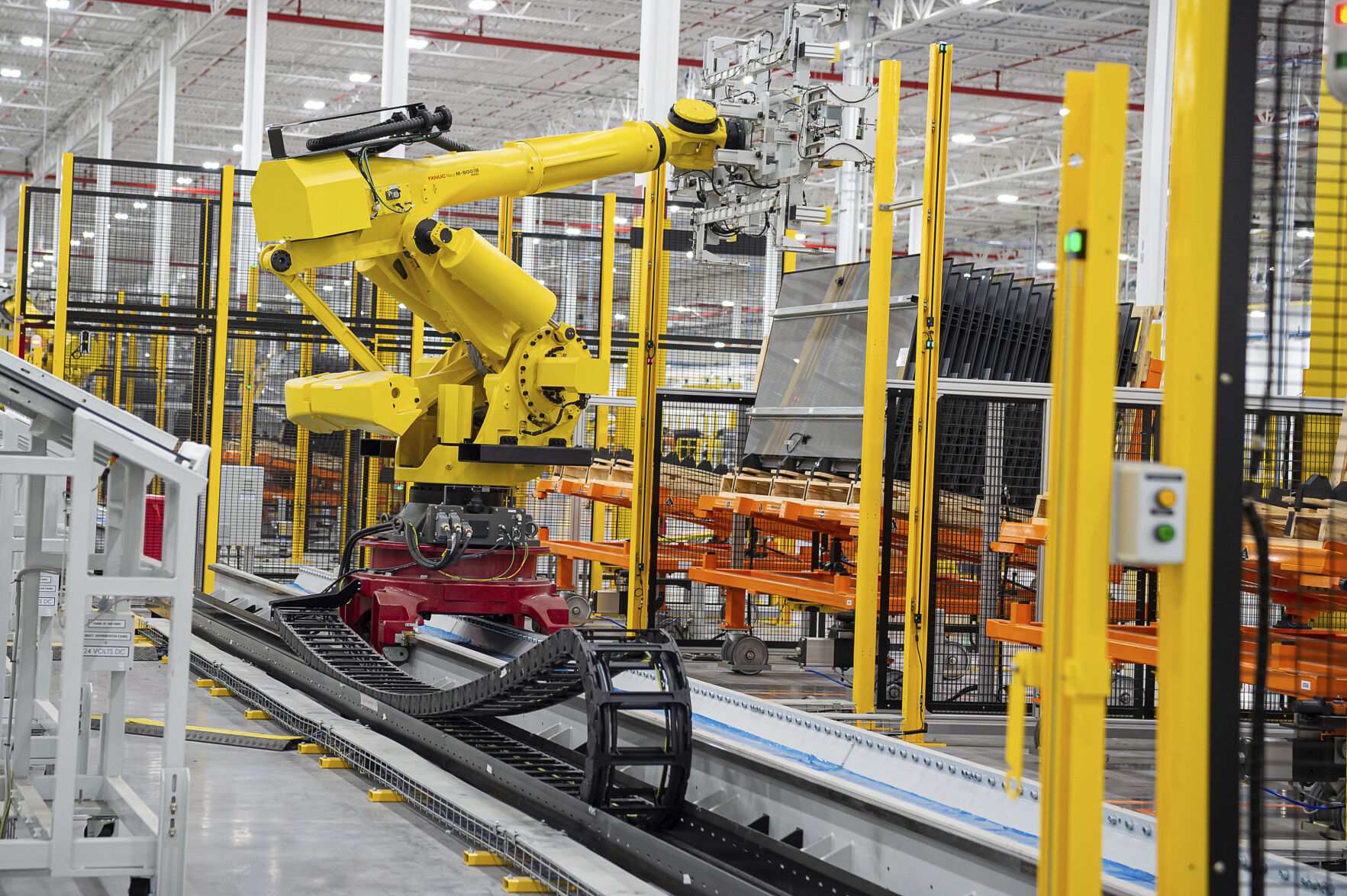 First Solar unveils $1.1 billion New Iberia manufacturing plant ...