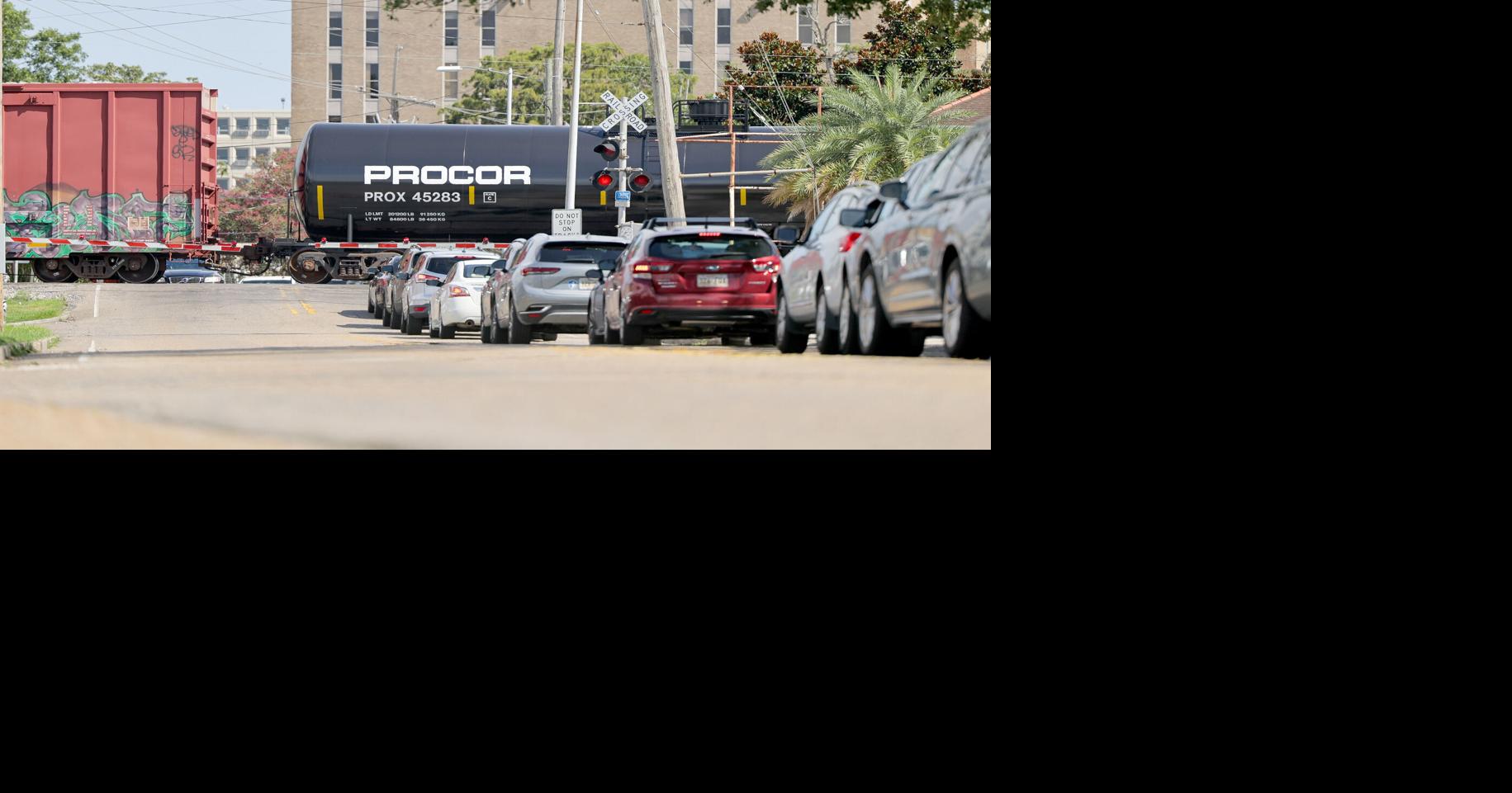 How to report a train blocking a railroad street crossing | Weather ...