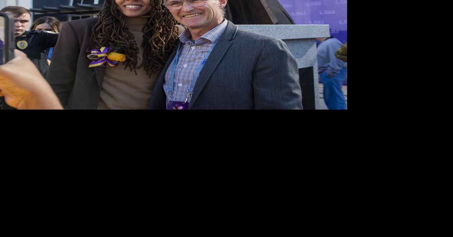 Meet Brian Hanlon, the man who sculpted Seimone Augustus' statue — and ...