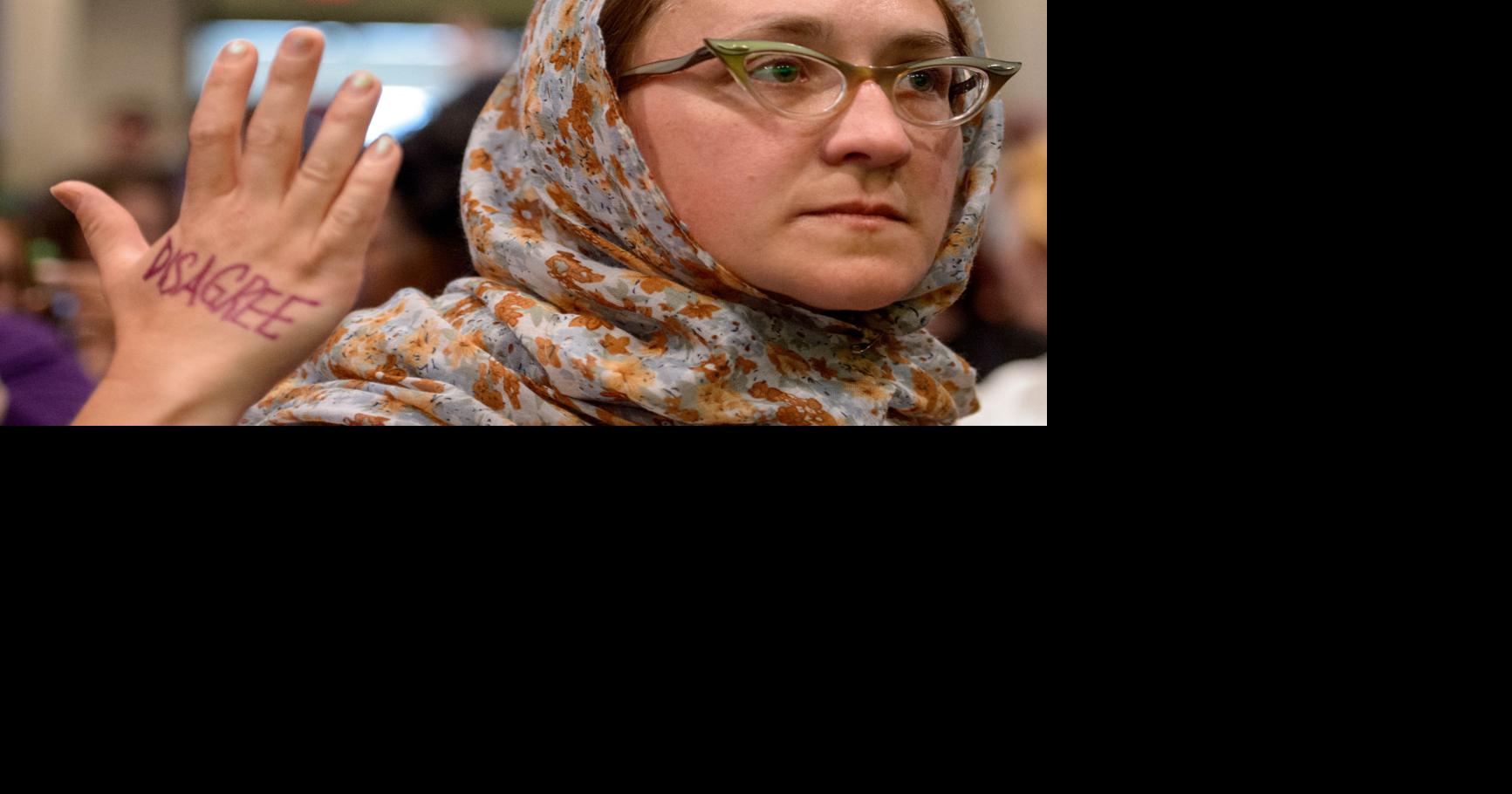 'You work for us': Rowdy crowd meets Sen. Bill Cassidy at Metairie town ...