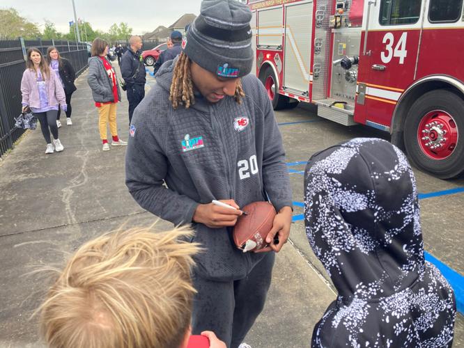 Super Bowl winning Justin Reid gets heroes welcome as he returns to ...
