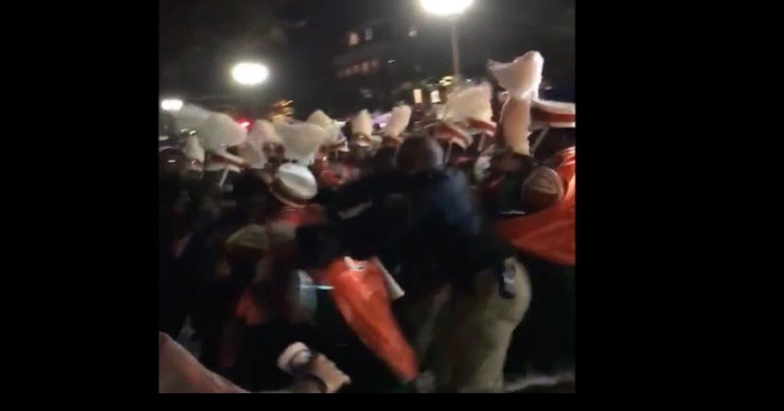Video: New Orleans school band, crowd break into brawl during Mardi ...