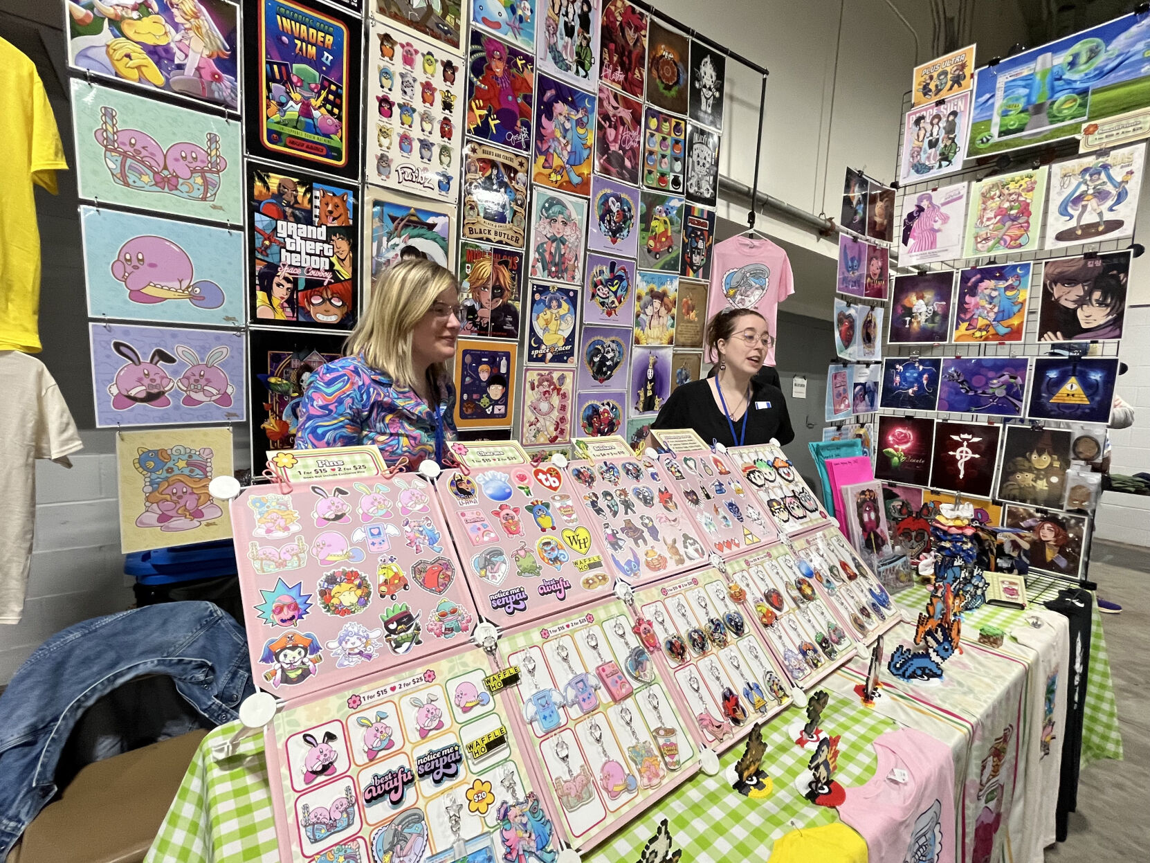 Video games, comic book enthusiasts gather at Lamar-Dixon for Retro Con ...