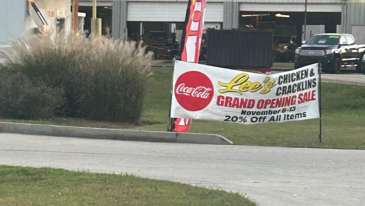 New Baton Rouge chicken store, Lee's Chicken & Cracklins | Food ...
