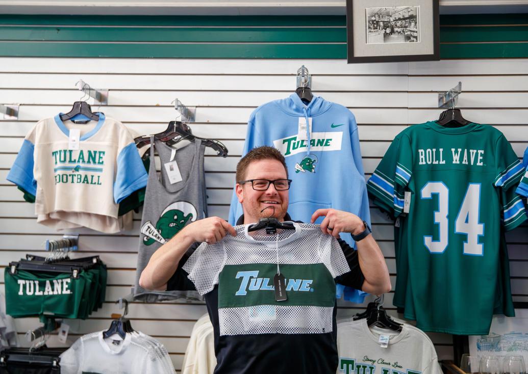 NO.greenwavefans.adv106.jpg | | theadvocate.com