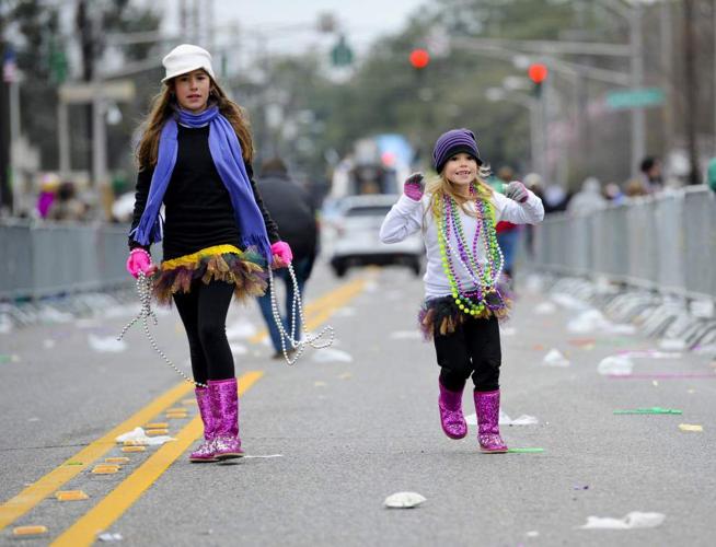 Traditions hold true for Lafayette parades, despite chilly day | News ...