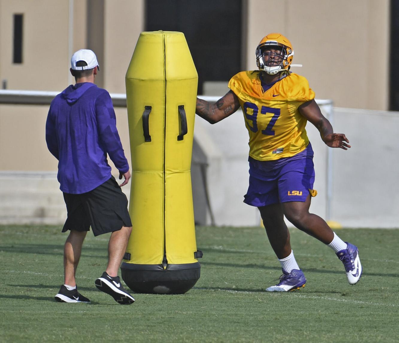 LSU defensive lineman Glen Logan out with broken foot, will return ...