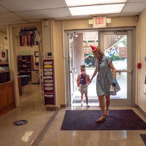 Zachary students return to school with masks on, ready to learn ...