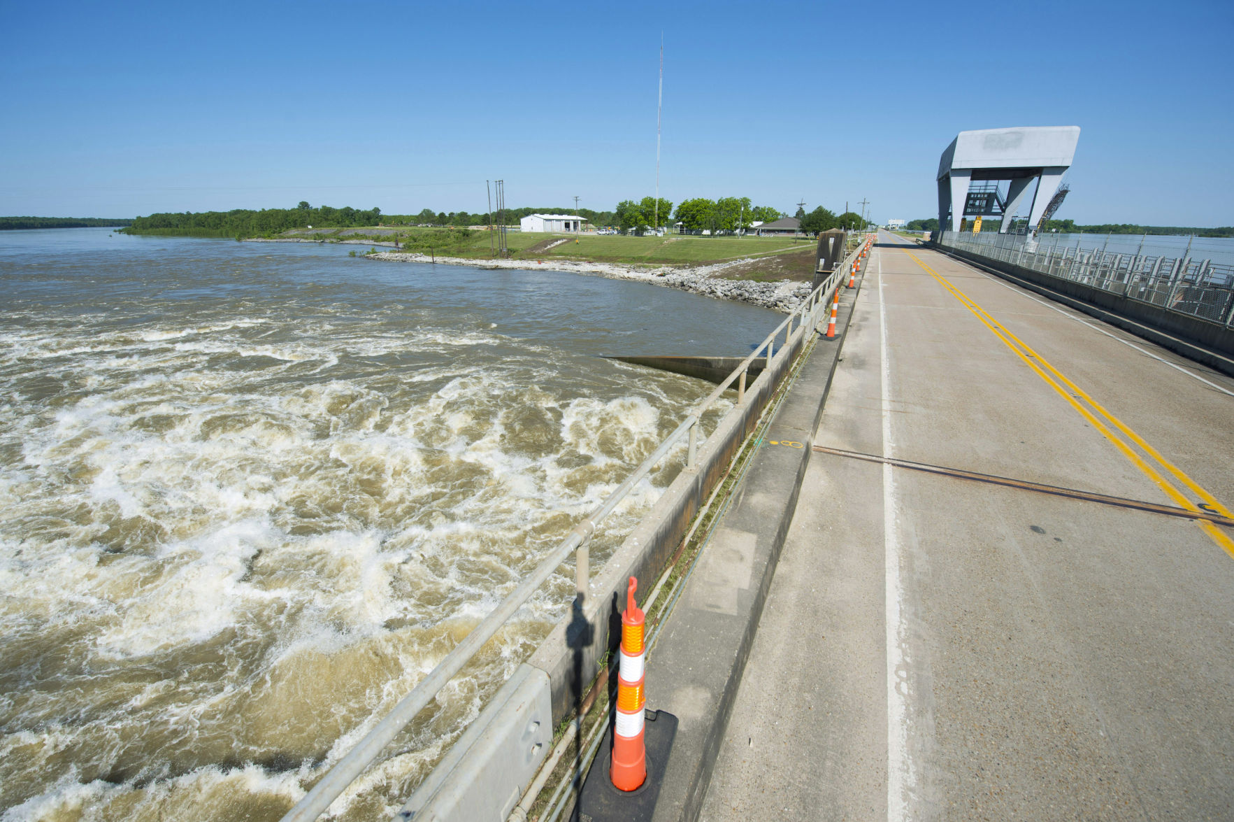 New dam to allow check of piece of Corps' Old River complex | News ...