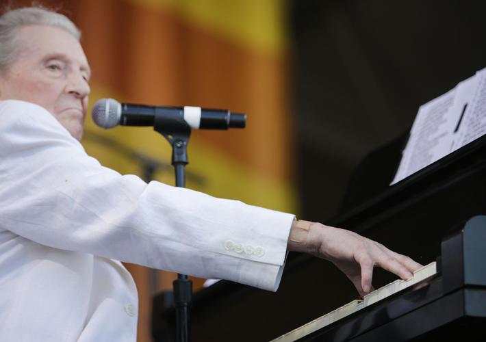 Jerry Lee Lewis, Louisiana singer of 'Great Balls of Fire,' inducted ...