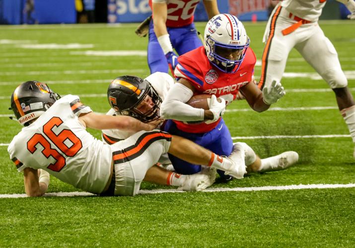 One last big pass from Keilon Brown to Chris Hilton boosts Zachary past ...