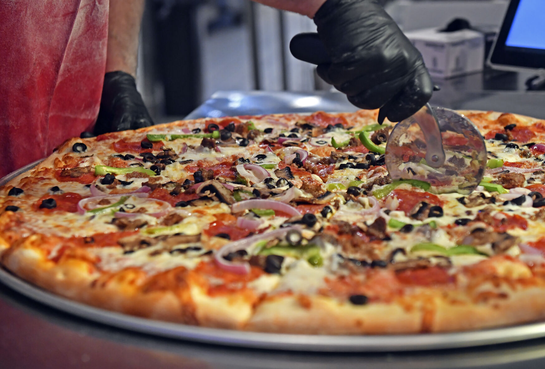 Fat Boy s Pizza Now Serving Up 30 inch Pies In Baton Rouge And A Fat Boy s Pizza Now Serving Up 30 inch Pies In Baton Rouge And A