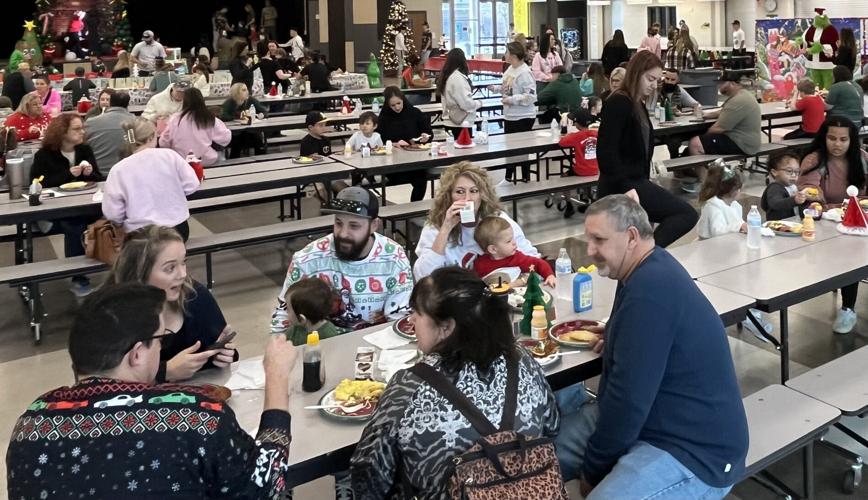 Gator baseball players celebrate holidays with Santa, breakfast and the ...