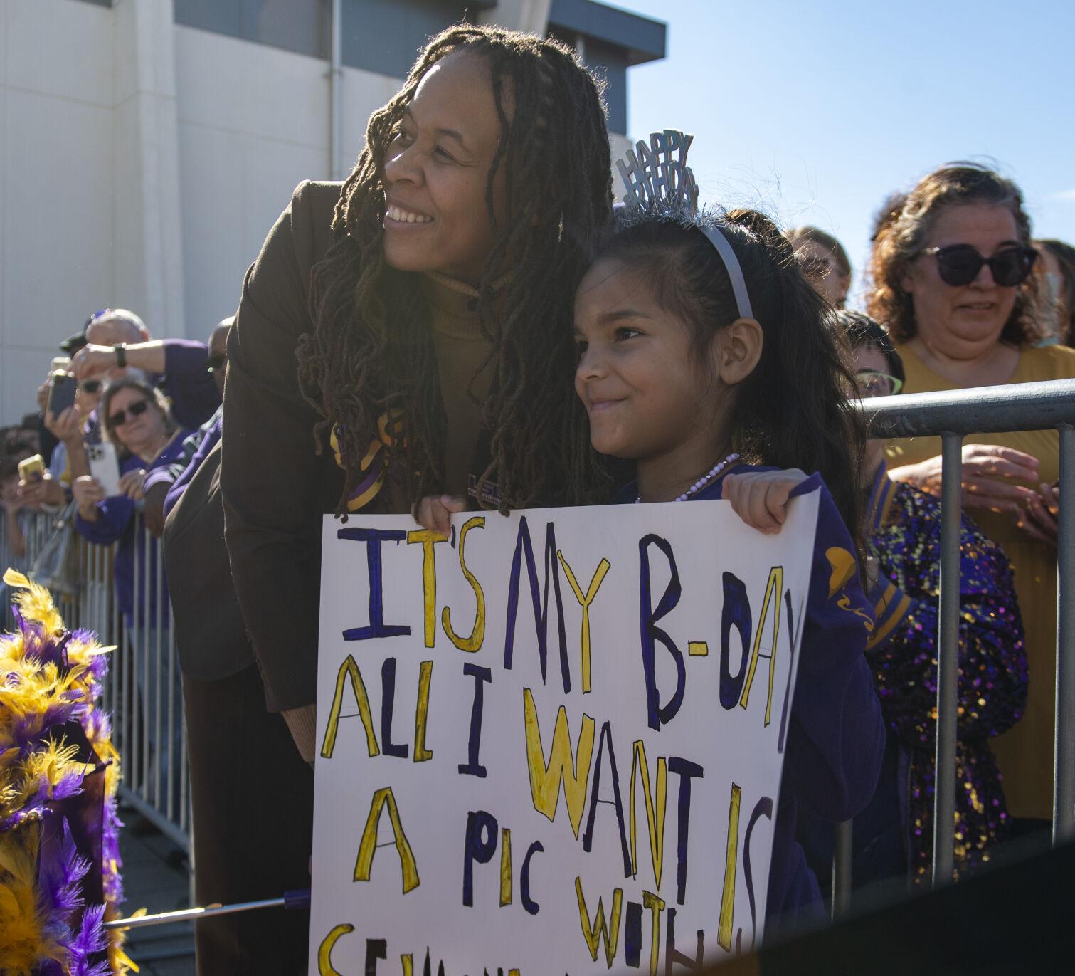 Photos: Seimone Augustus Statue Unveiled at LSU | Baton Rouge ...