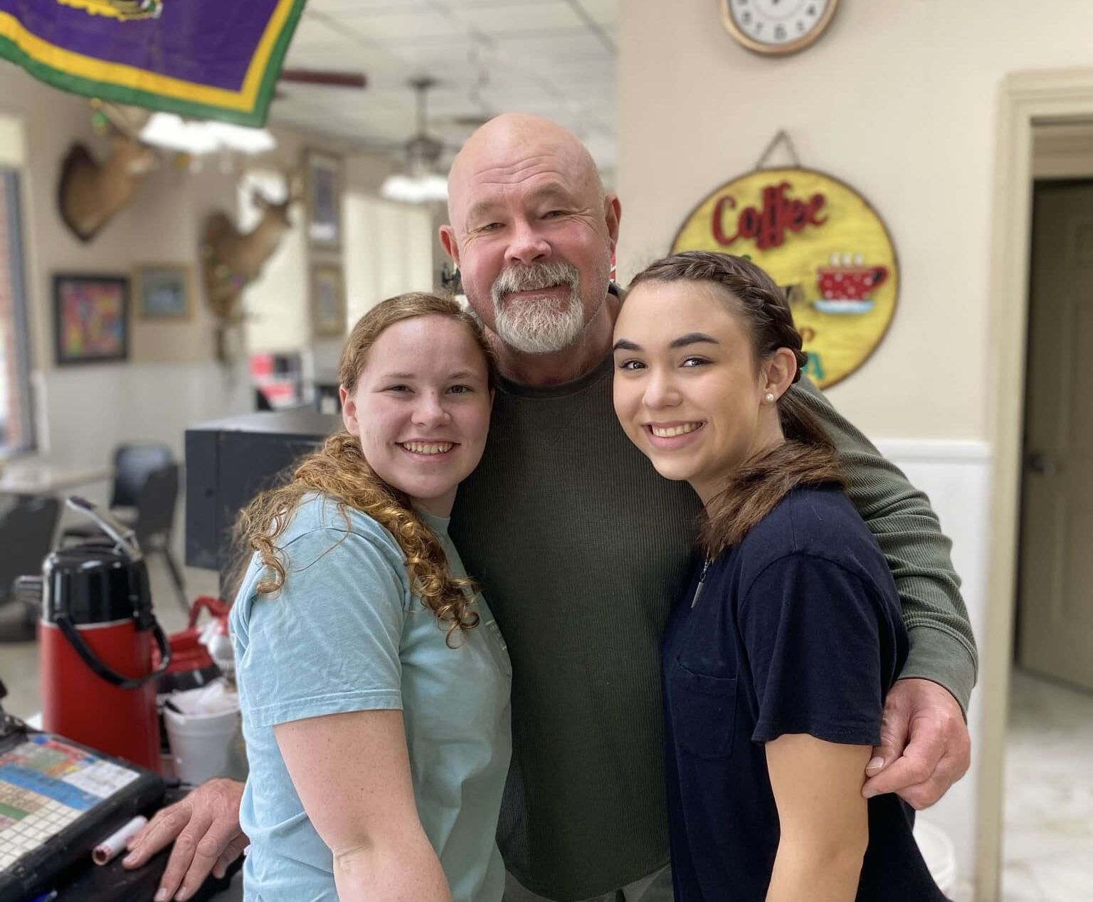 'The Donut King' Ernie Navarre, known for king cakes, dies | Baton ...