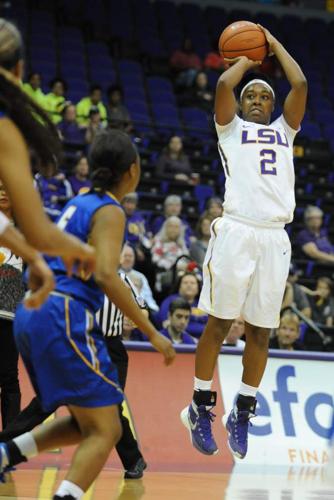 Akilah Bethel keys LSU women over UC Santa Barbara | LSU | theadvocate.com