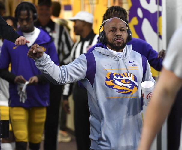 Scott Rabalais: Brian Kelly is trying to build a winner, not win over ...