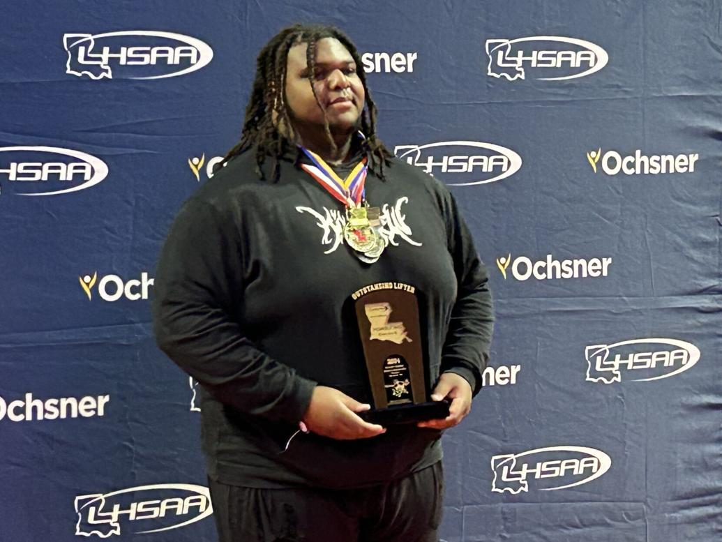Louisiana high school powerlifter squats record 900 pounds | Sports ...