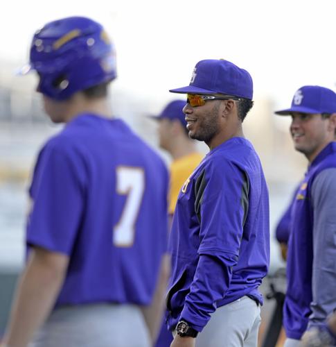 Leon Landry brings piece of 2009 championship back to LSU baseball as ...