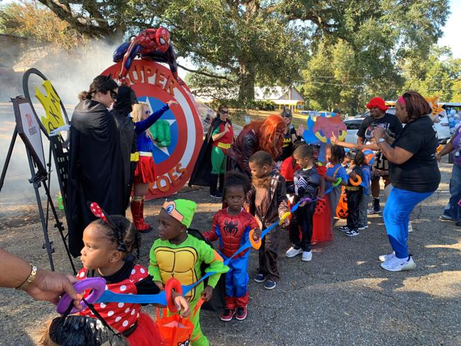 Clinton children come together for morning Halloween trunk-or-treat ...
