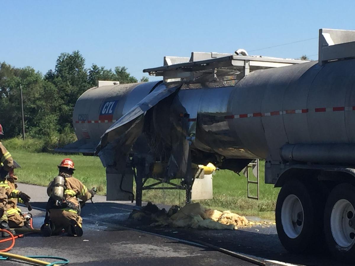 Tanker truck carrying molten sulfur begins leaking, smoking on I-10 ...
