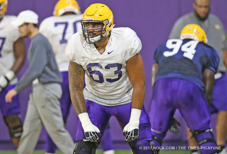 LSU freshmen still in running to start at right guard, linebacker ...