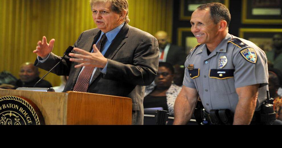 All agree Baton Rouge police body cameras are a good idea, so why did ...