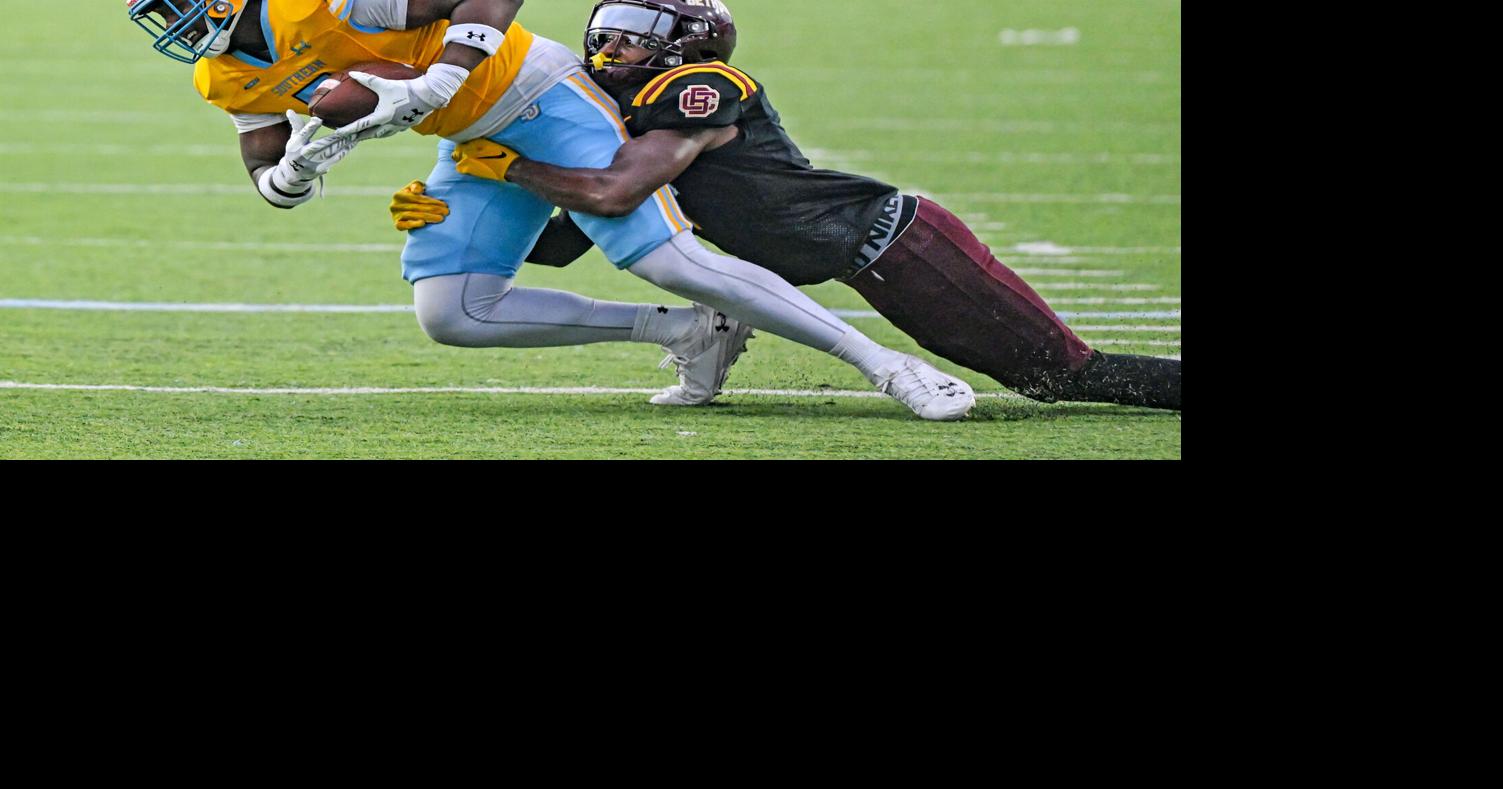 Southern football coach Terrence Graves addresses his team | Southern ...