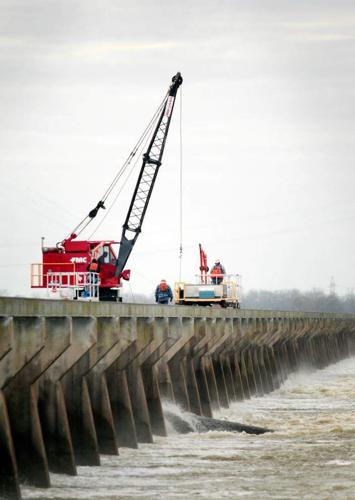 Corps begins closing gates on Bonnet Carre Spillway; could have all ...