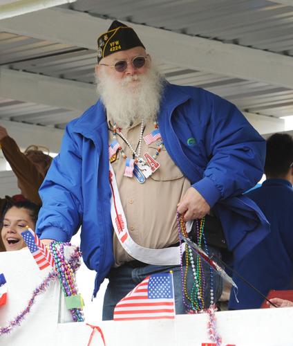 100-year-old Navy veteran rides as grand marshal in Walker's annual ...