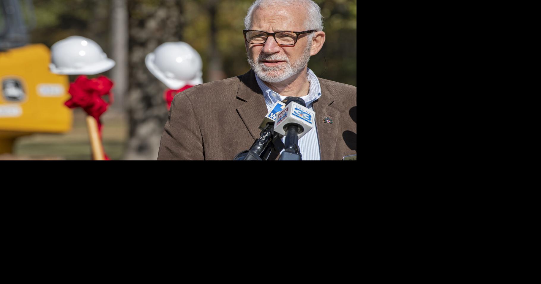 Baton Rouge Zoo director who led push to move park, then improve it ...