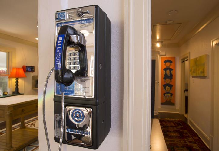 Modern-art display gives Fred Dent's Garden District home a dose of ...