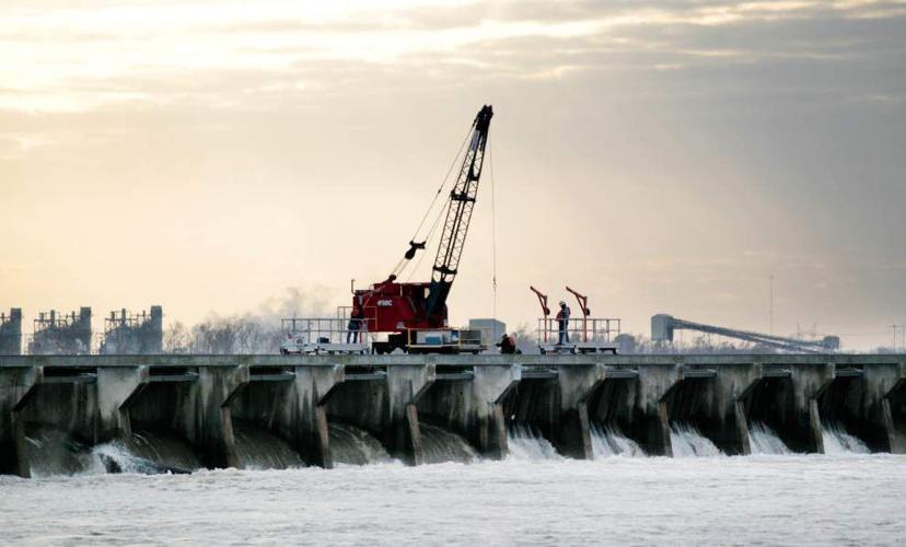 Corps begins closing gates on Bonnet Carre Spillway; could have all ...