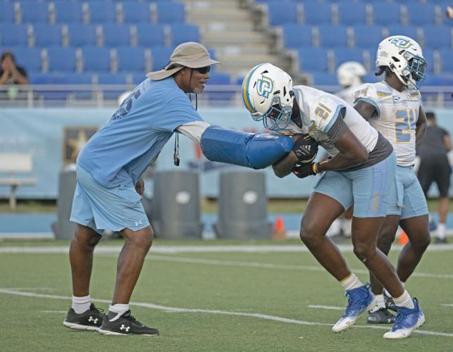 Willie Totten settles in as Southern quarterbacks coach | Southern ...